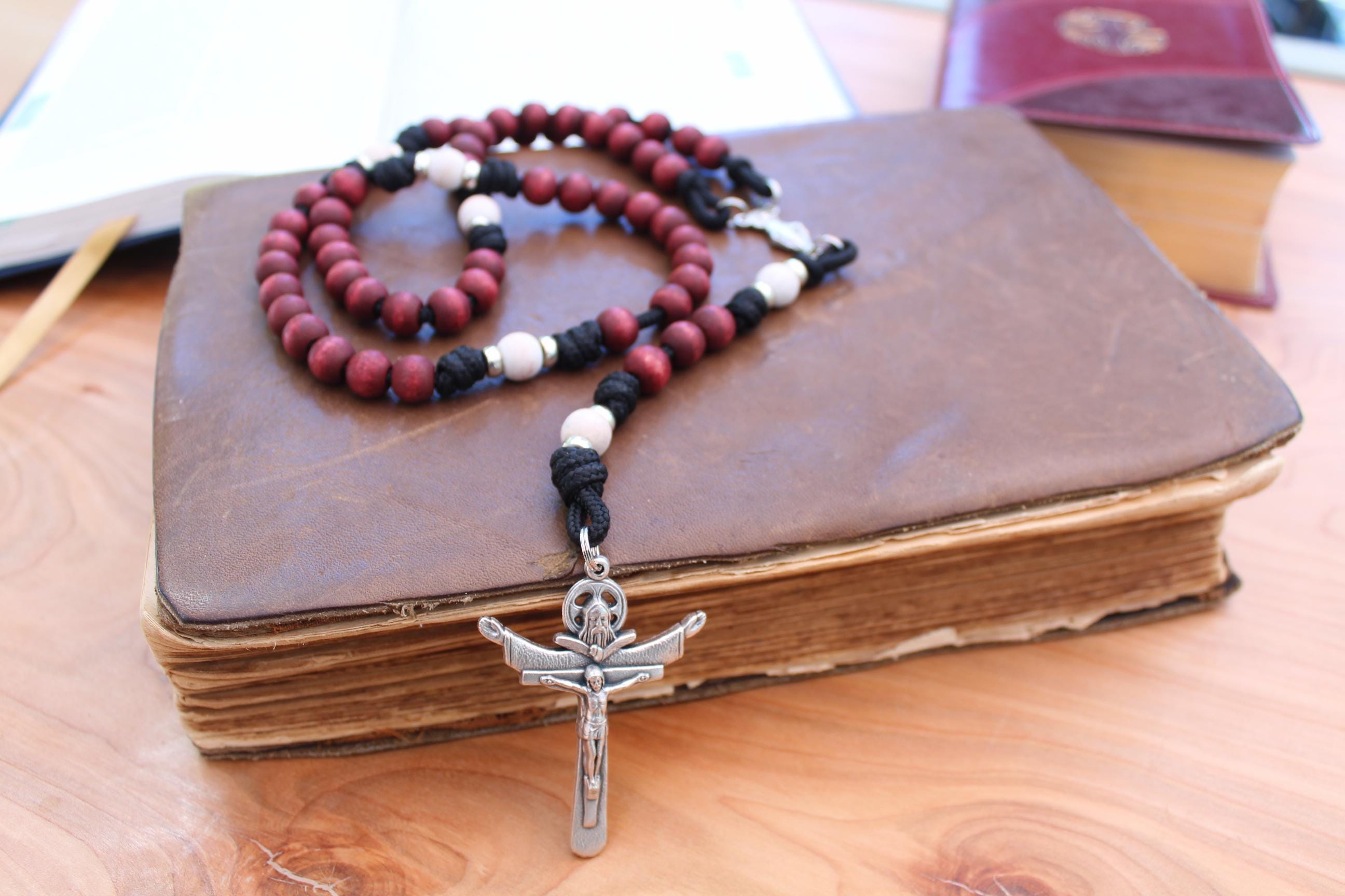 The Fulton Sheen Rosary – Verso L'alto Crafts
